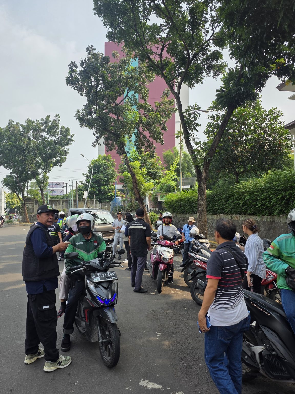 Bapenda Banten Razia Pajak Kendaraan Serantak, Jaring Penunggak Pajak ...